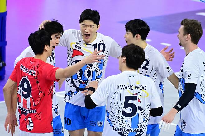 현대 기다려라 승부 가른 듀스 혈투 대한항공 꼴찌 Ok 잡고 1위 추격 박차승점 2점차 인천리뷰