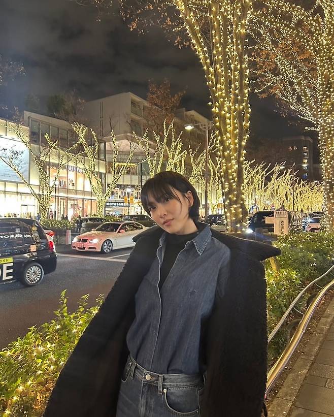 카라 강지영 일본여행에서 청셔츠청바지 입고 청청 패션 선보여 라이프업