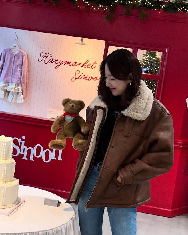 소이현 무스탕청바지 입고 꾸안꾸 데일리 스타일링 라이프업