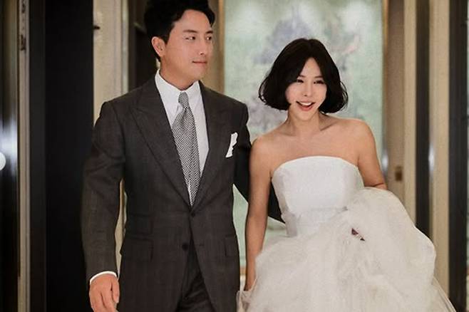 이혼 12년 만에 5살 연하남과 깜짝 결혼 발표한 연매출 100억 Ceo 뉴스에이드