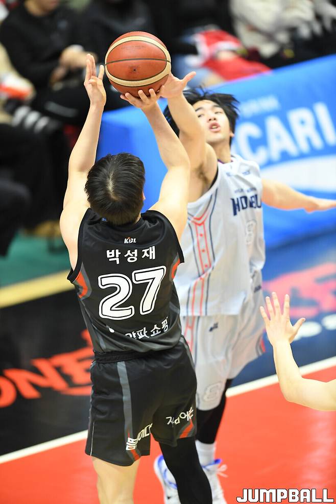 ‘믿고 쓰는 한양대 가드 Kt 신인 박성재 선배 이재도·최원혁·오재현 뒤 이을까