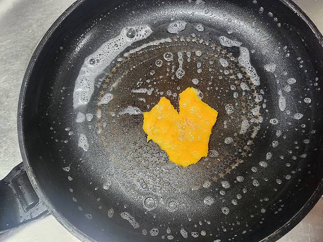 삼겹살 기름기 이거 하나면 말끔하게 해결할 수 있어요 율브레인