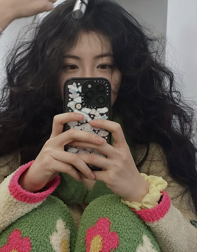 신예은 러블리 모자복슬복슬 펌헤어겨울 요정 완성
