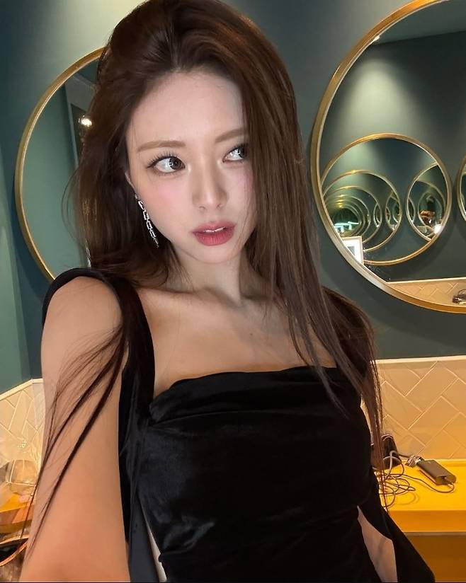 유고걸 원조 이효리도 인정신이 내린 황금골반 믿기지 않는 비주얼 미니드레스룩 뷰티는 내운명