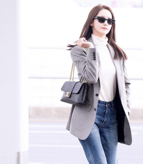 미우미우 계약 끝나자마자 갈아탄 윤아 공항패션 명품백 Top3 셀럽뷰