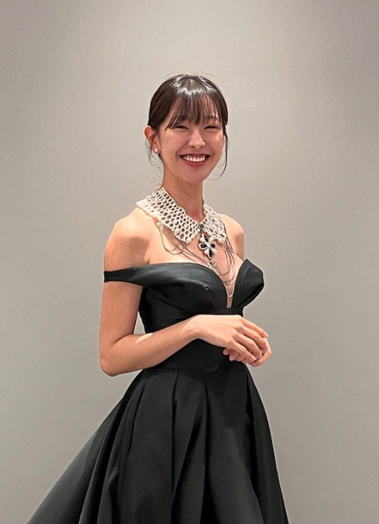 늦은 공개연상과 열애설없이 결혼♥한 28세 유명 여배우웨딩룩 어썸클