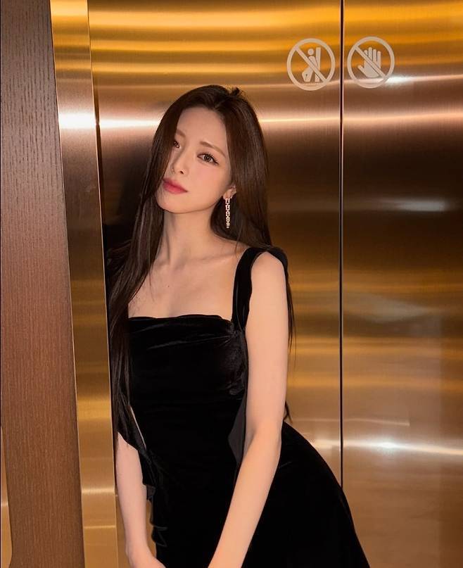 ‘리틀 이효리 유나 블랙 미니드레스 입고 유고퀸 등극 스타와 패션