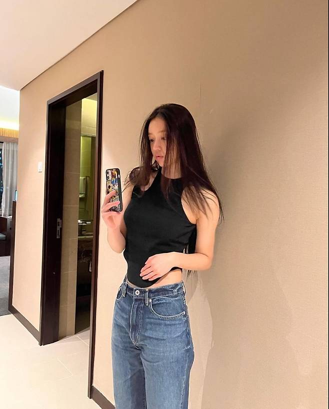 진짜 키 알려달라쇄도159cm 놀라운 비율 밝힌 연예인 데님룩 뷰티는 내운명