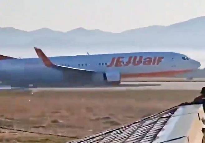 무안공항 콘크리트 둔덕이 참사원인ktx가 부딪혀도 폭발