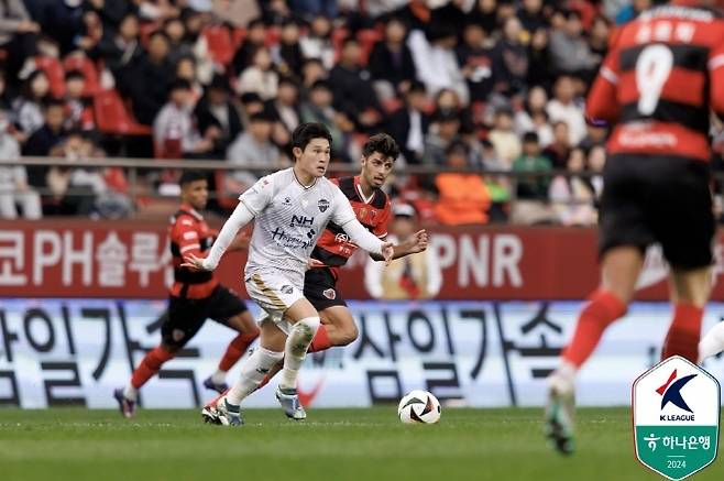 대표팀 역대급 2선 경쟁 배우는 것 많아” K리그1 베스트 11 이동경 나만의 장점 살려 경쟁력 보일 것” 이근승의 믹스트존