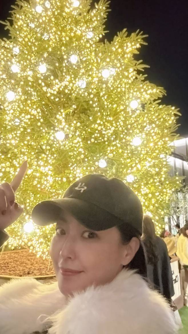 쌩얼이 여신급 김희선 따뜻함과 스타일 모두 잡은 트렌디한 윈터룩 스타와 패션