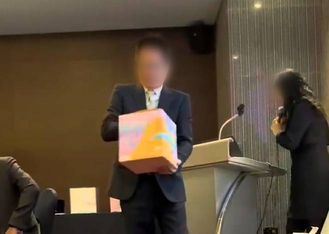 제주항공 참사 이틀뒤 경품뽑기 행사로 애경 계열사 빈축
