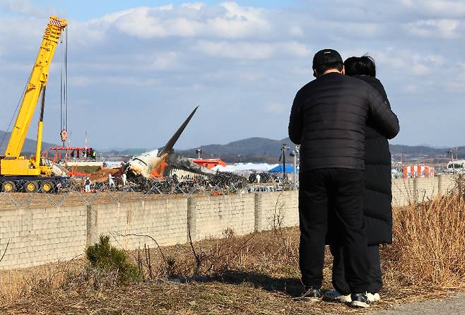 경찰 제주항공 참사 유족 모욕한 피의자 붙잡아나머지도 추적 중