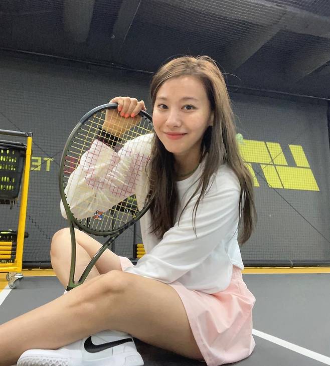 예쁜데 넘사벽 비율로 모두 같이 사진 찍기를 피하는 172cm연예인 | 어썸클