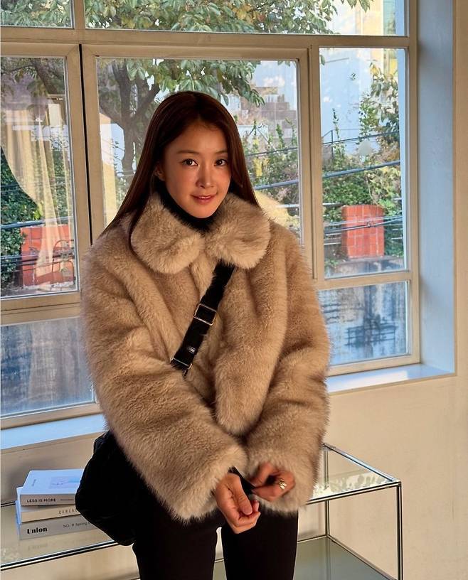 이시영 7억 학비의 품격 퍼 재킷으로 완성한 귀족 학부모룩 스타와 라이프