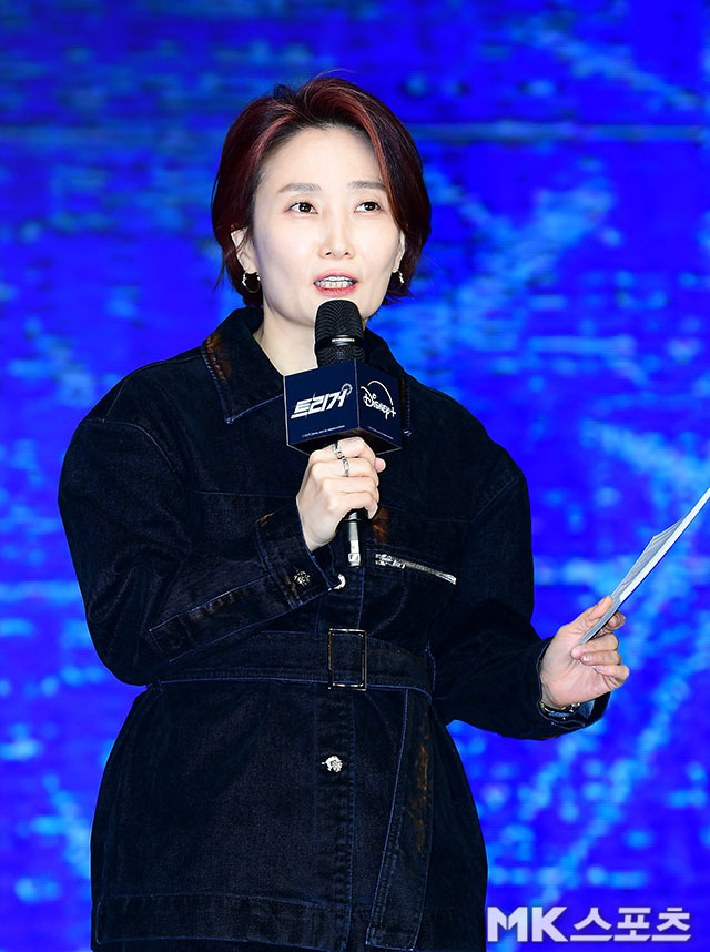 박경림 다이어트로 역대급 미모 장착 시크한 카리스마 발산 올 데님 셋업룩 뷰티는 내운명