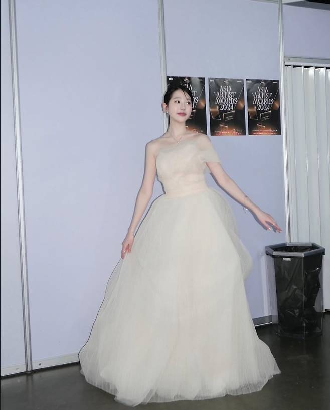 키도 큰데 여리여리 알고보니 동생이 유명한 인형미모 유전자가 놀라운 여배우 드레스룩 뷰티는 내운명