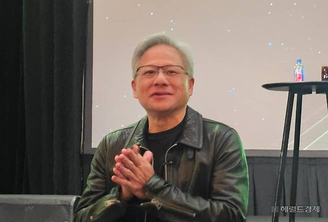 젠슨 황 Rtx50에 삼성 메모리 탑재”
