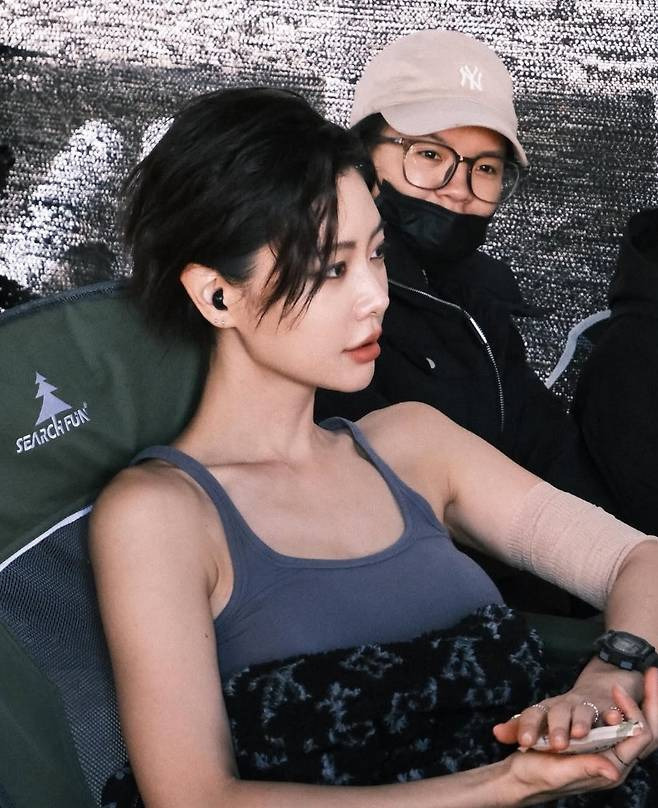 샤넬 뒤집어쓴 클라라 파격 숏컷과 민소매로 완벽 몸매 과시 스타와 라이프