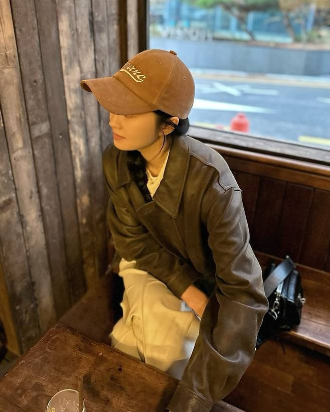 결혼 4년 신혼처럼 완벽한 행복 유명가수 아내의 레더 재킷와이드 팬츠 데일리룩 스타와 라이프
