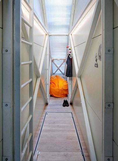 세계에서 가장 좁은 폭을 가진 집 Keret House Phm Zine