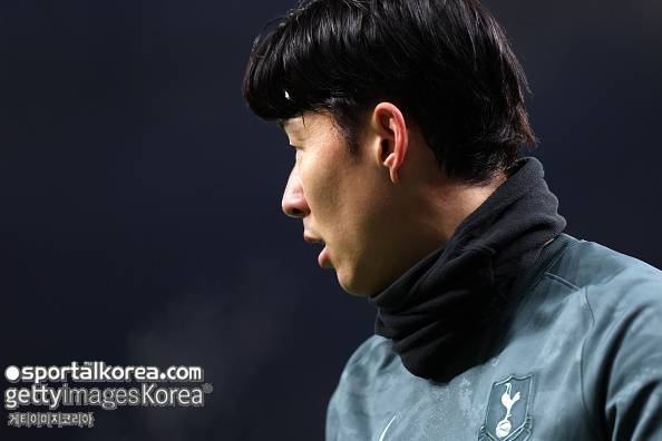 충격 손흥민 올여름 방출 명단 올랐다토트넘의 어두운 속내 계약 연장 현금화 위한 수단일 뿐