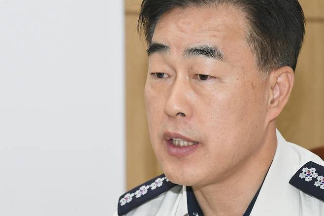 허석곤 소방청장 첫 무인 소방로봇 내달 현장배치 실전테스트