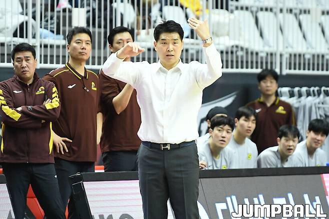 묵묵히 버텨줘 든든하다” 먼로 향해 찬사 남긴 조상현 감독