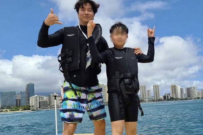 원치 않은 임신으로 태어나 9살 때부터 혼자 살았다는 연예인의 정체 뉴스에이드