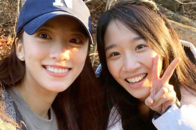 12살 연상 치과의사와 깜짝 결혼·임신 발표한 26살 아이돌 출신 연예인 뉴스에이드