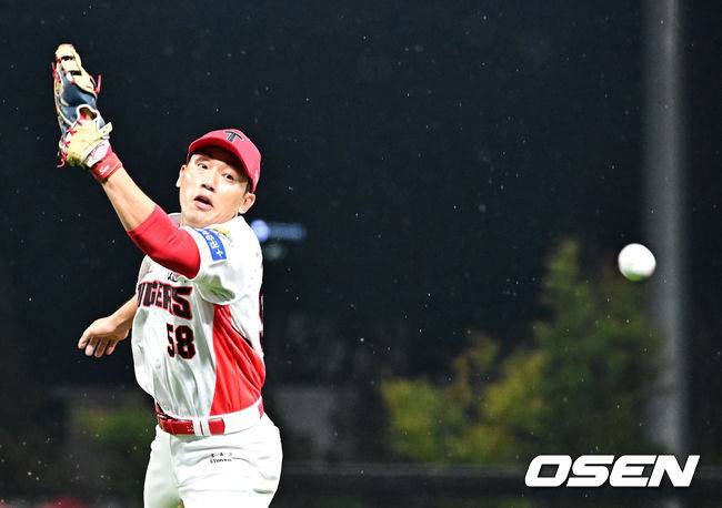 백업에 5억을 태워 현장 요구 있었다지만kia는 왜 수비 불안 왼손 대타에 Fa 계약을 안겼나