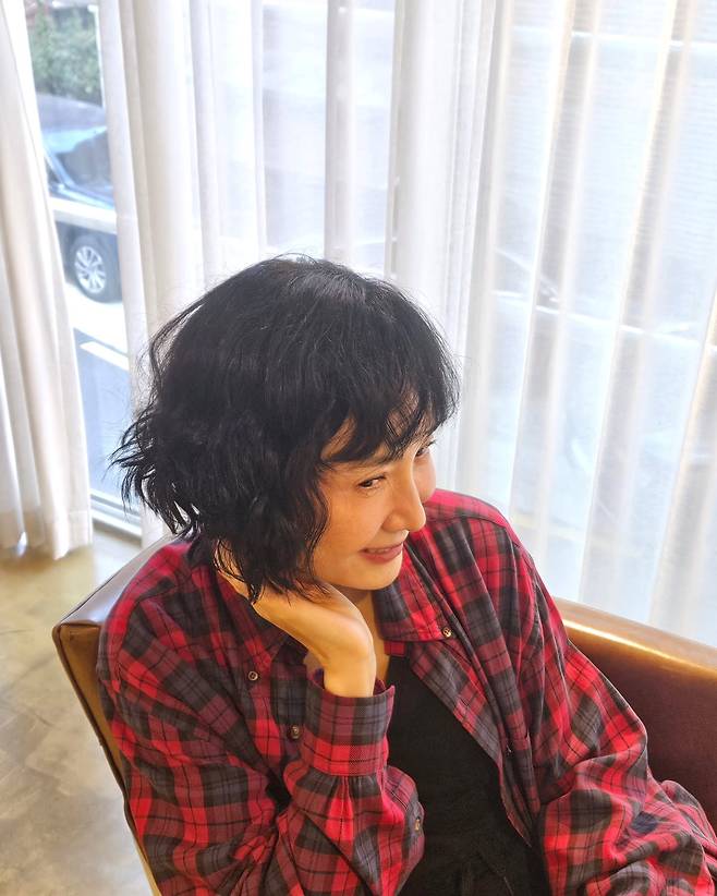채시라 56살 맞아 단발로 변신하니 20살은 어려보여 스타픽