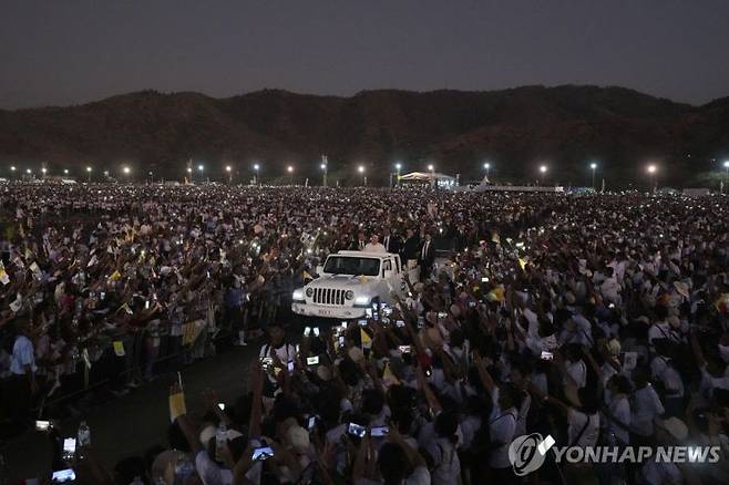 자서전 희망에 쓰인 프란치스코 교황 교회 탈 남성화 돼야