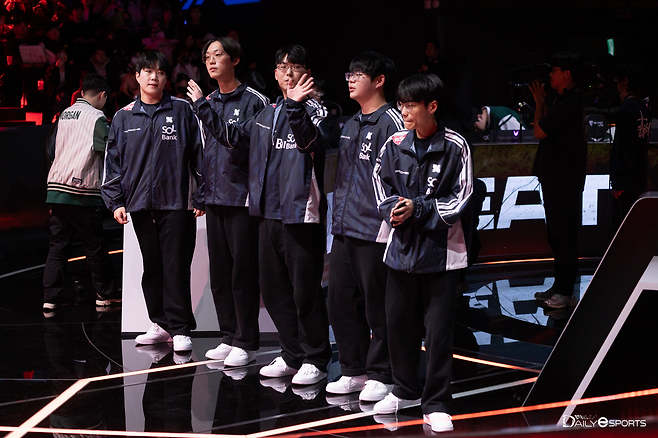 DRX, OK저축은행에 대역전승... LCK 컵 개막전 승