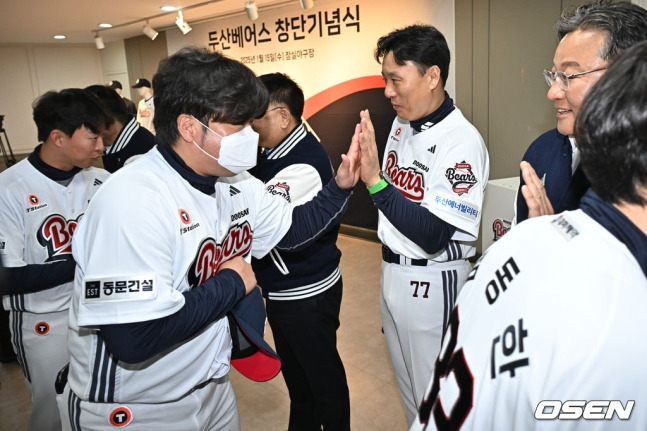 두산서 새 출발 박석민 각오 코치가 선수를 키운다 저는 이런 말 안 좋아한다 잠실 현장