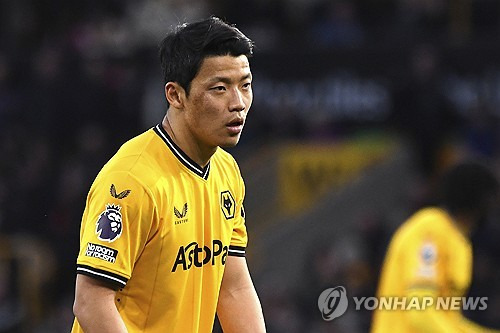 황희찬 방출하라 정말 나쁜 사람들 지난 시즌 12골 모르나→울버햄튼 먹여살렸는데 英 현지 왜 안 팔았어 폭발