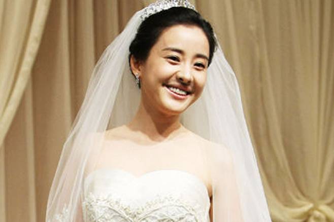 은퇴 조건으로 결혼한 여배우가 이혼 후에도 전남편과 매일 통화하는 이유 뉴스에이드
