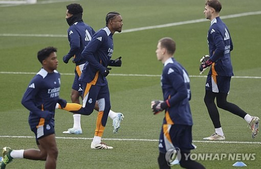 엉망진창 레알 마드리드 이제 조금 숨 쉰다1년 재활 핵심 Df 드디어 복귀