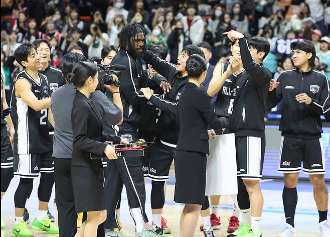 ‘41점 맹폭 워니 올스타전 Mvp ‘2연패→이렇게 잘하는데 ‘은퇴라니 농구 외 인생이 길다” Ss현장