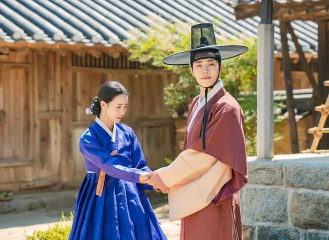 공개 열애 ♥남친 지웠다한지민·임지연 과몰입 부른 로맨스 장인 Ten피플