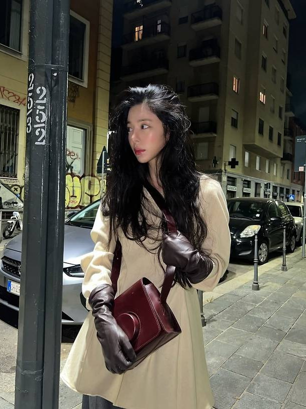 장재인 11kg 감량이 비현실적인 슬림함을 헐렁한 티셔츠 입고 극한의 V라인 자랑 스타와 라이프