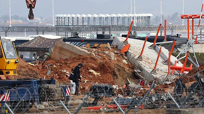 전국 공항 둔덕 없애고 활주로 안전구역 늘린다