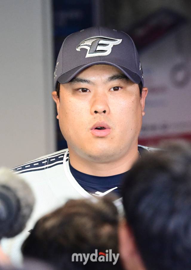 태안 앞바다 입수했던 류현진 너무 추웠어요같은 실수 반복은 없다 고참들 더 잘하지 않을까 Md인천공항