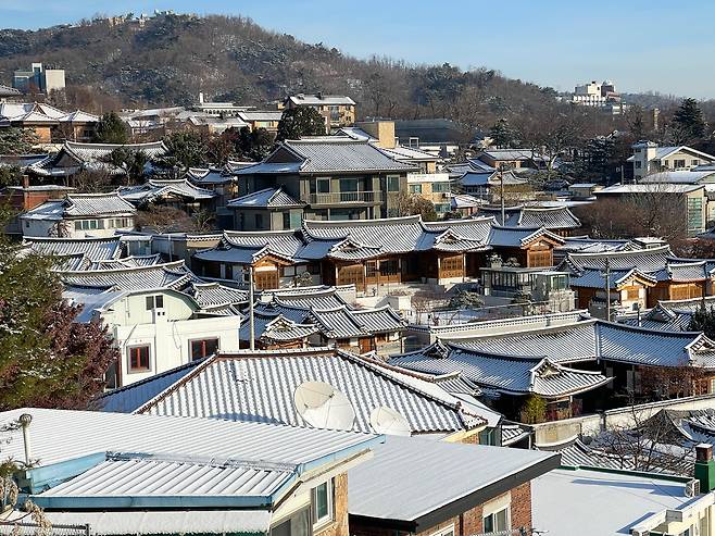 여보 우리 아이 한옥 마당서 맘껏 뛰게 하자”서울시 올해 한옥도 미리내집 시작 부동산360