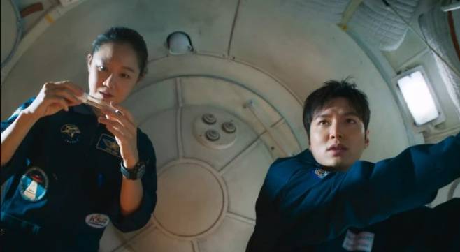 ‘500억 대작’ 부진에 CJ ENM ‘빨간 불’…합병 OTT 앞날도 흐릿