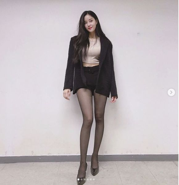 167cm믿기지 않는 비율의 여가수숏팬츠 잘 어울려 놀랍다미니룩 어썸클