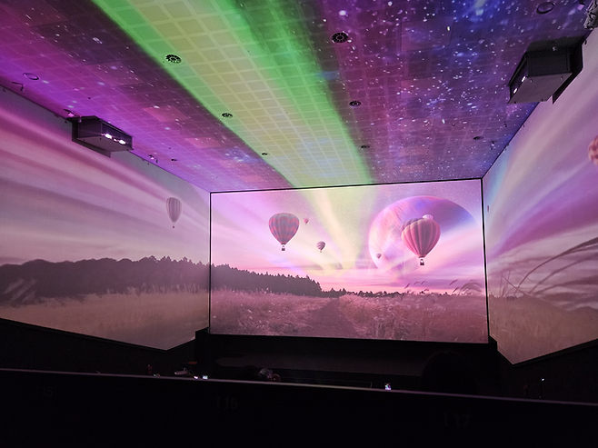 천장까지 확장된 스크린…CGV ‘4면 SCREENX’ 상영관 첫선