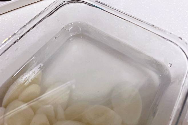 냉동떡국떡 물에 바로 담그면 바보 이렇게 해야 갈라짐 없고 맛있습니다~ 쏙쏙팁