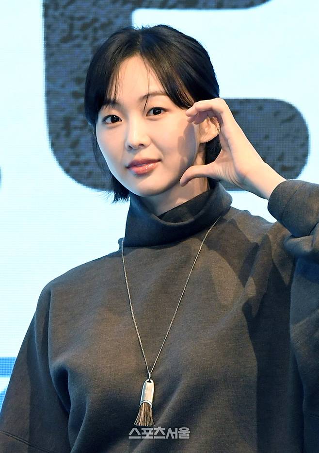 ‘다리미 패밀리 금새록 실감 나진 않지만”