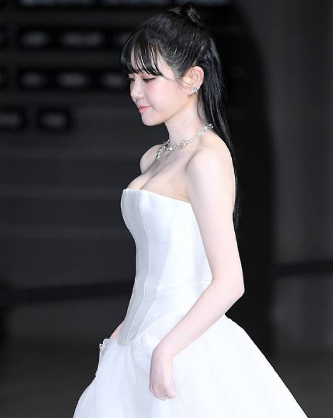 엄청 하얗네연예인 2세중 가장 예뻐 데뷔후 연기상 탄 이대 출신 여배우 어썸클